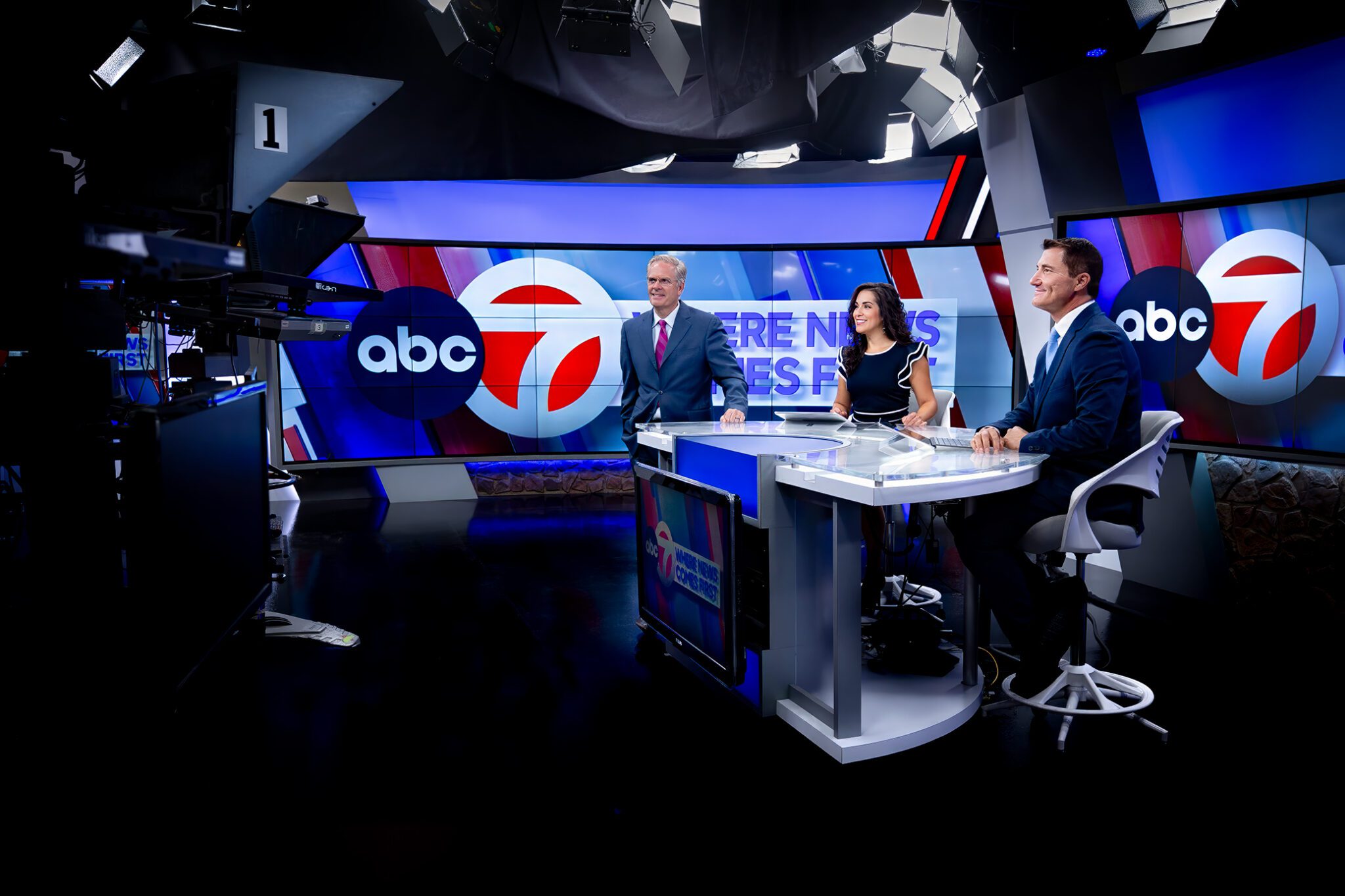 Broadcast Studio Set Design Maximized for Audience Engagement - FX ...