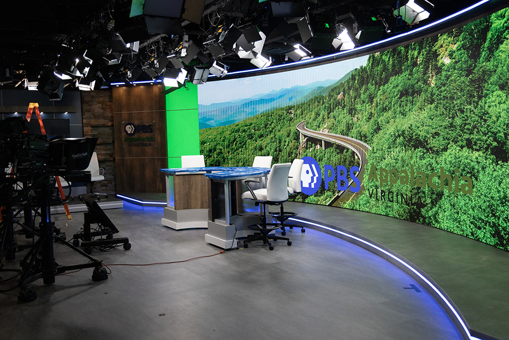 Broadcast Set Design - FX Design Group